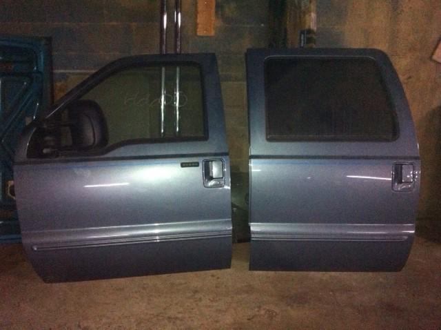 Sell 2000-2005 Ford Excursion Driverside Front or Passenger Rear Door ...