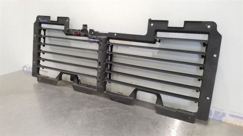 Sell 20 CADILLAC ESCALADE AIR SHUTTER 6.2L L86 in Richland, Mississippi ...