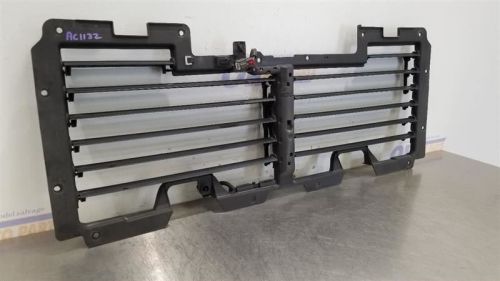 Sell 20 CADILLAC ESCALADE AIR SHUTTER 6.2L L86 in Richland, Mississippi ...