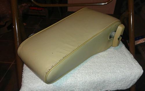 Sell Mercedes W124 Leather Arm Rest Mushroom Creme 300D 300E 300CE TE ...