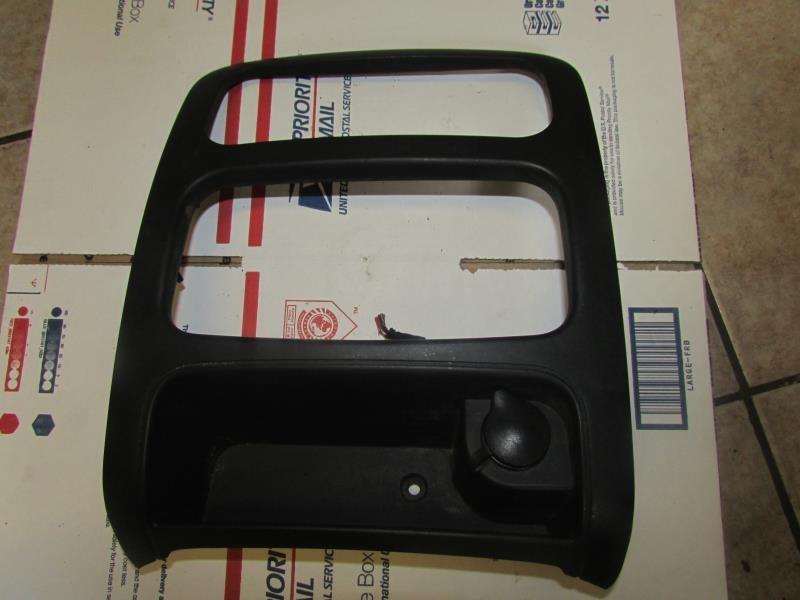Find 03 JEEP LIBERTY RADIO CLIMATE CONTROL DASH BEZEL PANEL 20101 in ...