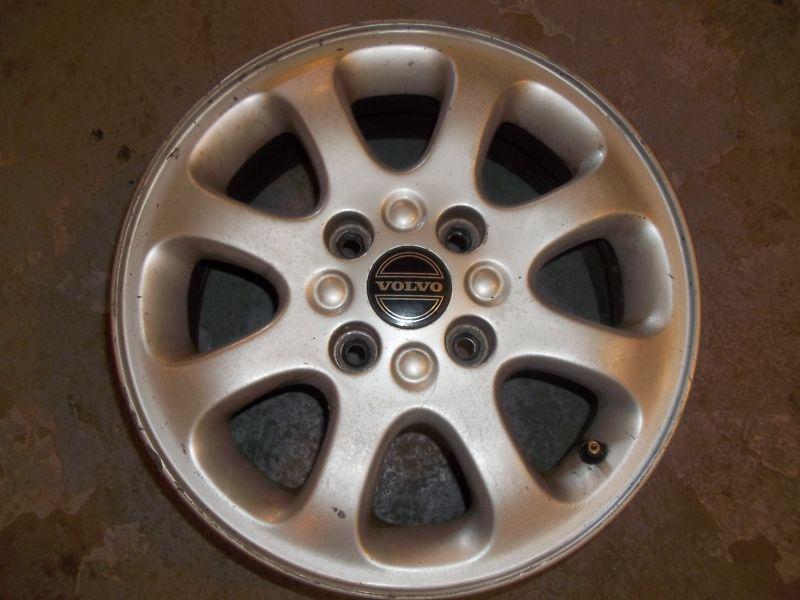 Sell * 15 inch Factory Alloy Rim - Volvo S40, Volvo V40 / 2000-2004 in ...