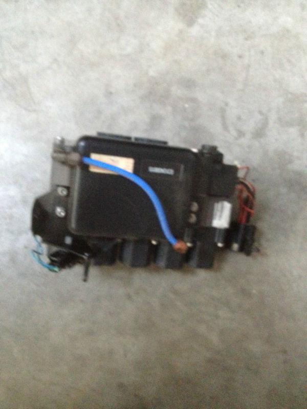 Sell Air Suspension Valve Body - 1995-2002 Range Rover P38 in Tampa ...