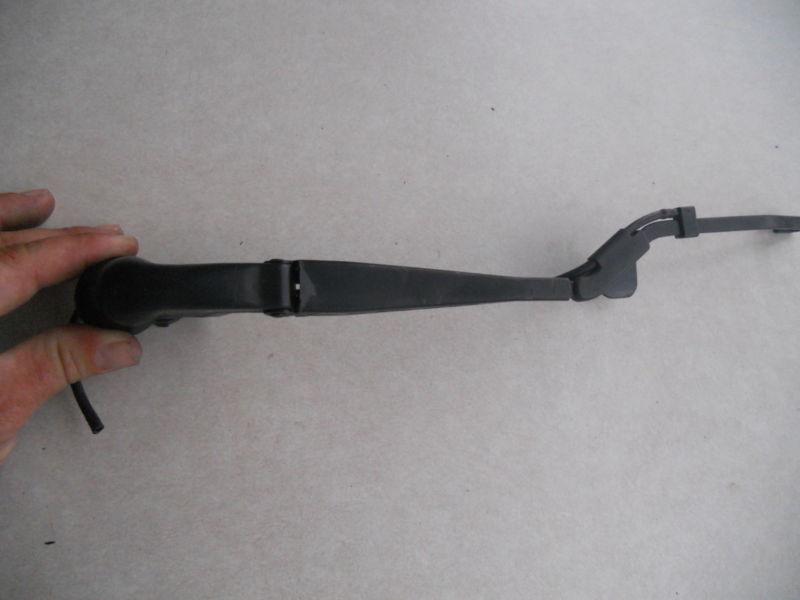 Buy GMC ENVOY 02 - 06 REAR WIPER ARM ASSEMBLY NR OEM WITH PLASTIC COVER ...