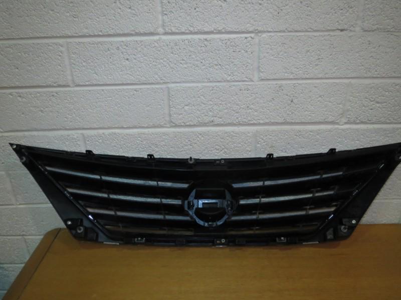 Sell Nissan Versa OEM Grill 2013 in Glendale, Arizona, US, for US $135.00
