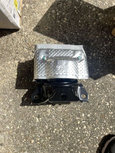 Sell Genuine Engine Mount 85579395 OEM in , for US $116.00