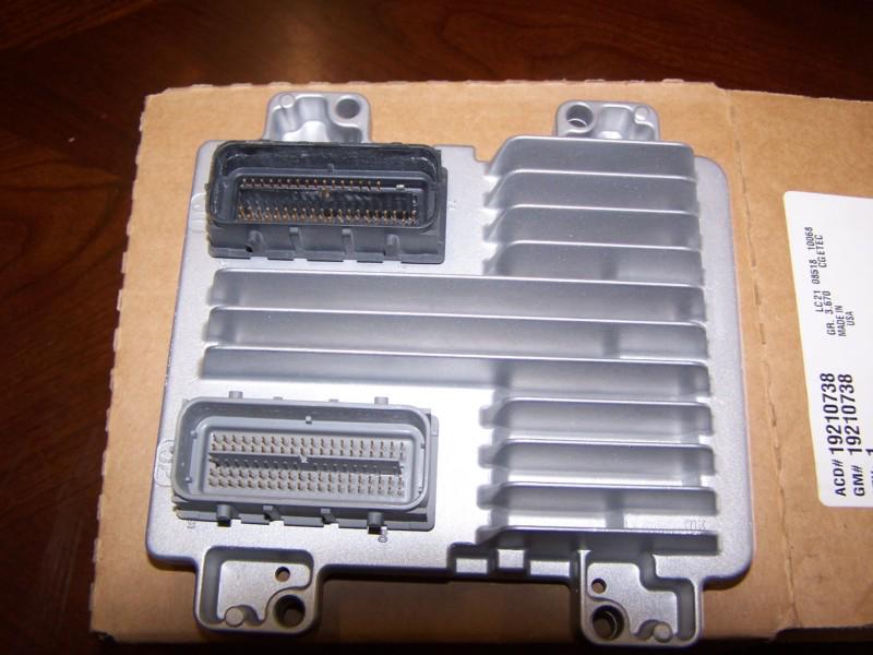 Find GMC 19210738 GENUINE OEM FACTORY ORIGINAL ECM GM NEW IN BOX '07 ...