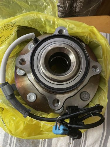 Sell Genuine GM Front Wheel Hub 19419501 in , for US $175.00