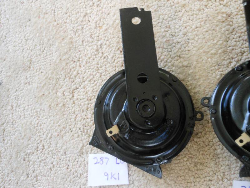 Find 1964 - 1972 Original GM Delco Remy Hi Lo Horns OEM 9000 (287) (292 ...