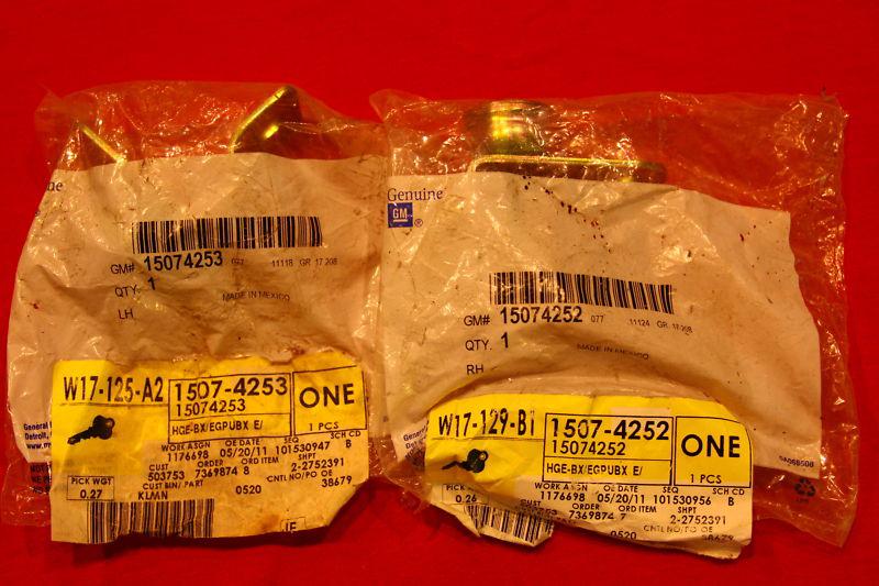 Find GM TAILGATE INNER HINGES LH & RH #15074253 & #15074252 1999 - 2007 ...