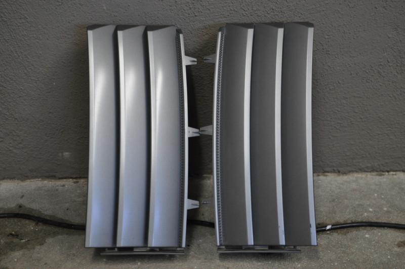 Sell Range Rover OEM Side Grill Side Vent Set, 2006 (3 fins) fits 2003 ...