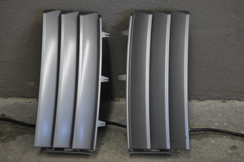 Sell Range Rover OEM Side Grill Side Vent Set, 2006 (3 fins) fits 2003 ...