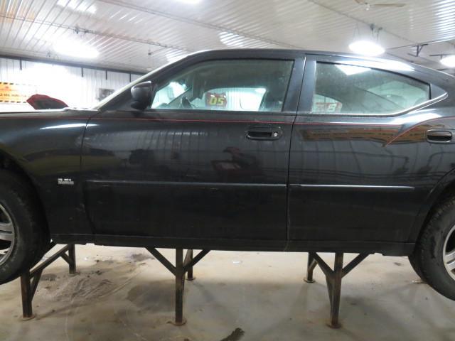 Find 2007 DODGE CHARGER FRONT DOOR LEFT 2526438 in Garretson, South ...