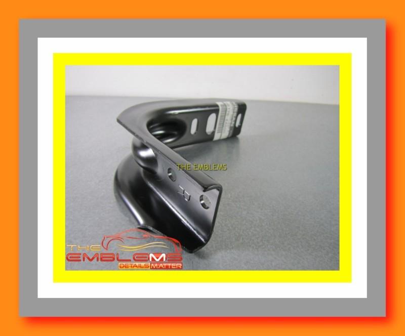 Sell 2005-12 NISSAN RUNNING BOARD BRACKET STEP PAD BRACKET RIGHT OEM ...