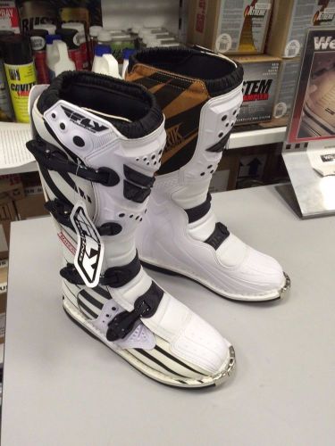 Buy Fly Racing Maverik F4 Motocross Boots White/Black 363-56711 in ...