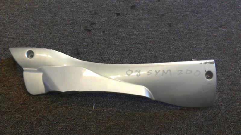 Find Used Factory OEM Right Side Cover Assembly Titanium SYM HD200 2008 ...