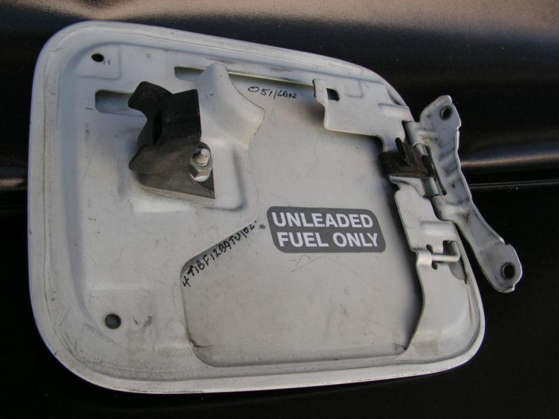 Sell ’92-96 TOYOTA CAMRY GAS LID ASSEMBLY COLOR WHITE CODE #051 RARE 92 ...