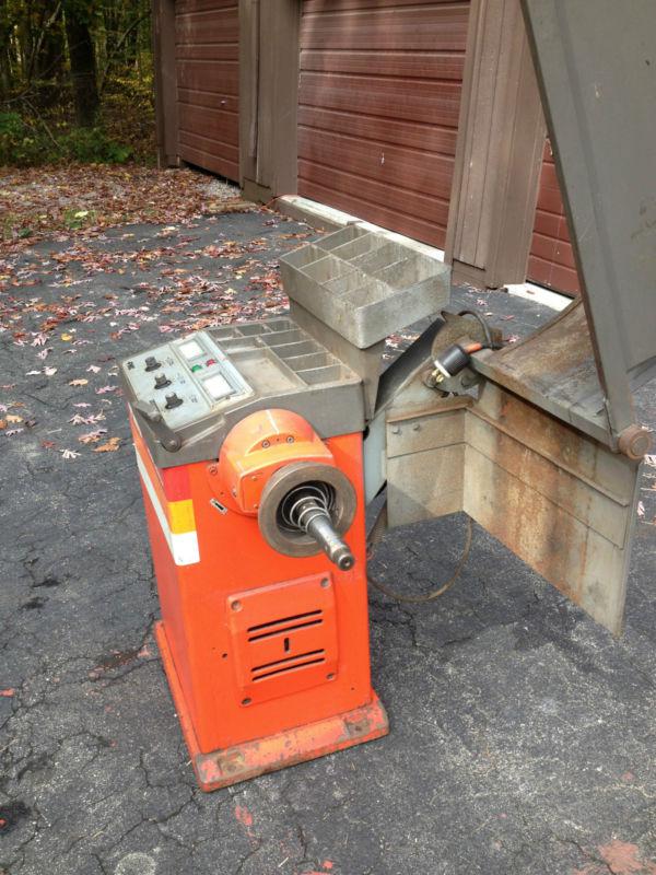 Sell FMC Computer Wheel Balancer in Transfer, Pennsylvania, US, for US ...