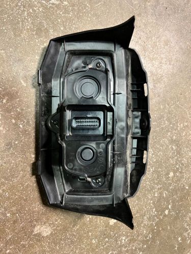 Sell 2022 Can Am Defender speedometer gauge cluster and bezel in ...