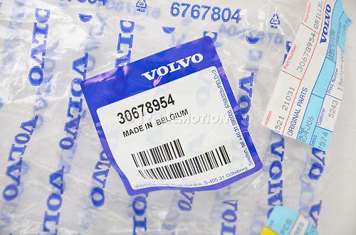 Sell VOLVO 30678954 GENUINE OEM FACTORY ORIGINAL OUTER GRILLE in Kansas ...