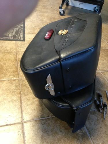 Buy Stock Oem Harley Davidson Leather Saddlebags Dyna Fxd Fxdl Saddle ...