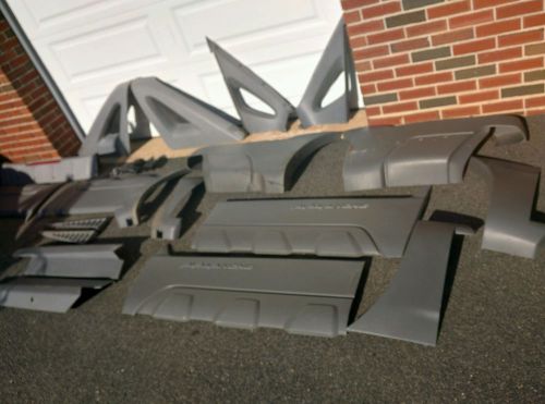 Find 02-06 Avalanche Body Cladding Moulding & 3rd Brake, Cargo Lids ...