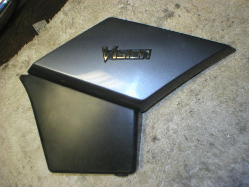 Sell Right side cover XV550 Yamaha Vision, nice, no broken tabs, emblem ...