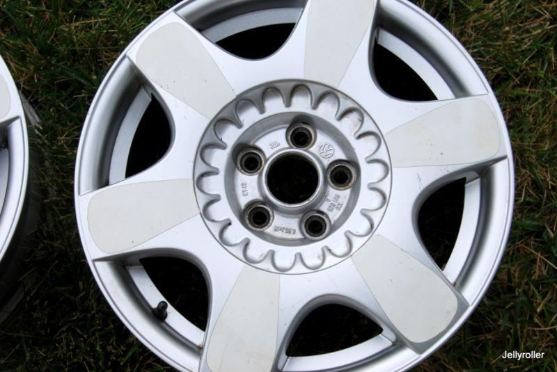 Purchase Two VW Volkswagen Beetle Wheels 16 Inch Genuine OEM 69724 ...