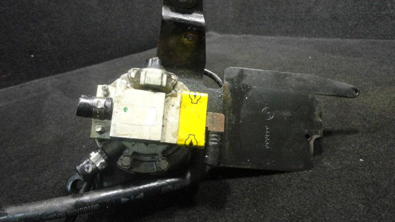 Sell OIL LIFT PUMP & MOUNT BRACKET #5001222 JOHNSON/EVINRUDE 2002-2005 ...