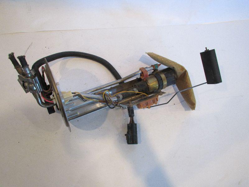 Sell 01 02 FORD EXPEDITION FUEL PUMP ASSEMBLY 4X2 STANDARD SUSPENSION ...