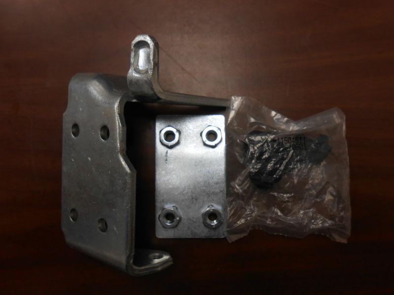 Purchase GM Hinge Kit 15993238 in Texico, New Mexico, US, for US $45.00