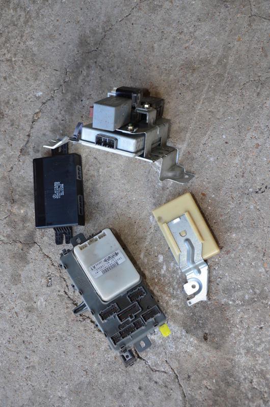 Find 1994 Honda Del Sol 5 spd B16A3 #1453 mis lot of ecu computer relay ...