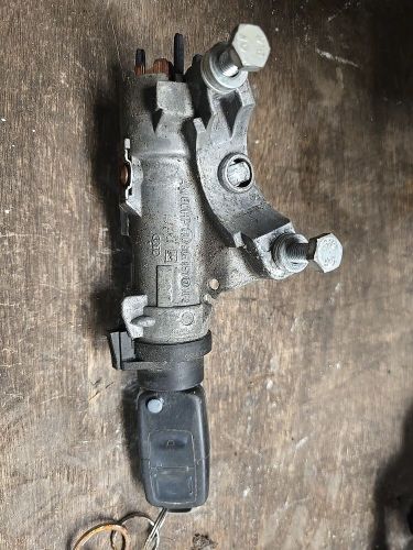 Buy Vw Transporter T5 IGNITION BARREL AND KEY PLUS DOOR LOCK 4B0905851 ...