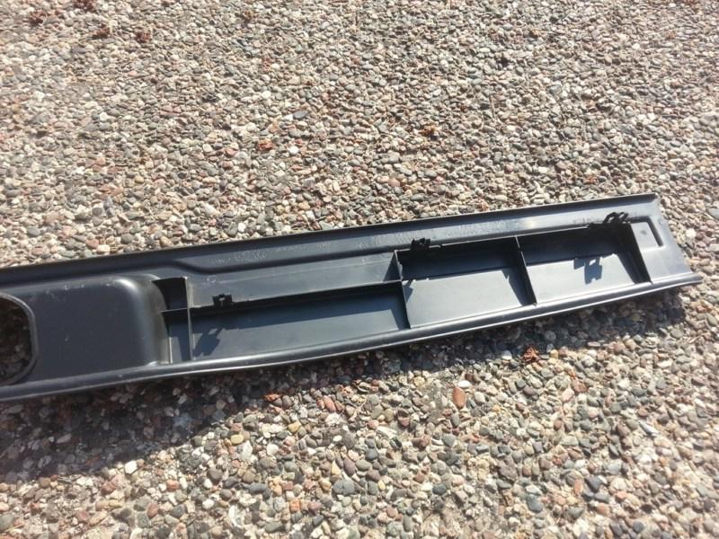 Find 2001 S10 Blazer 4.3L 4X4 Rear Cargo Area Lower Sill Trim 15030189 ...