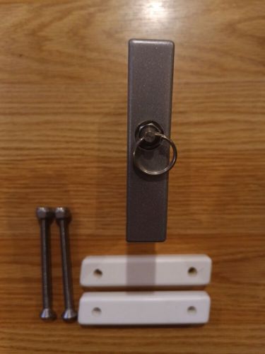 Purchase V-LOCK UNIVERSAL MOUNTING BASE WITH RAIL KIT in Saugatuck ...