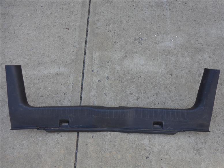 Purchase LOWER TRUNK TRIM 1J6863459E VW R32 2004 MK4 in Paterson, New ...