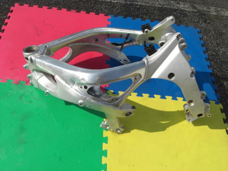 Purchase Frame main chassis Yamaha R6 YZFR6 YZF 600cc 99 00 01 02 1999 ...