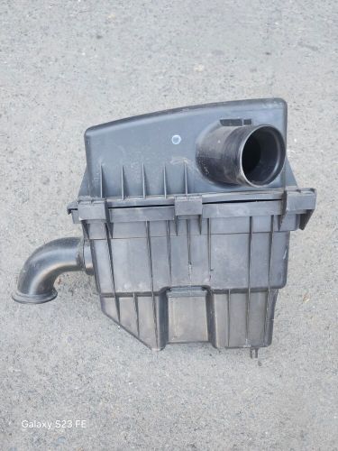 Sell 2007 Pt Cruiser air Cleaner filter box OEM in Sacramento ...