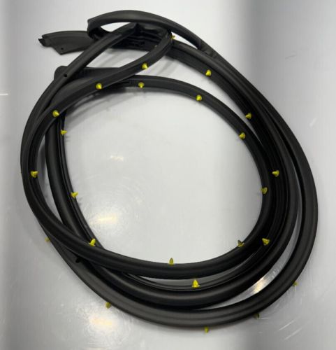 Find 2019-2022 CHEVY SILVERADO/GMC SIERRA 1500 FRONT RIGHT DOOR ...