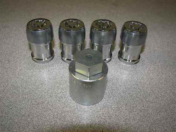 Sell 2012 Dodge Ram 1500 Wheel Lug Nut Lock Set & Socket OEM in Topeka ...