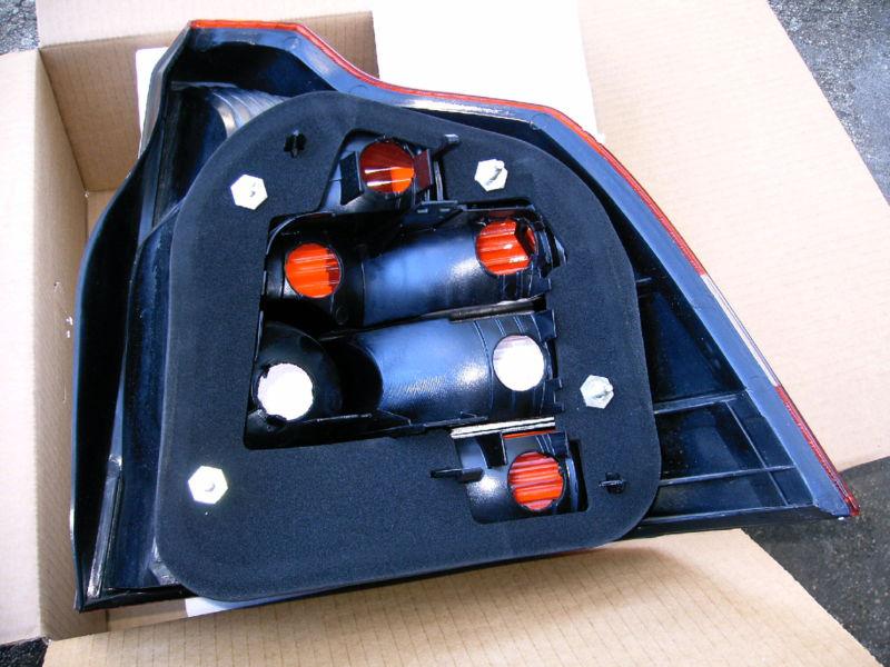 Buy Volvo S40 04-07 Left Tail Light Assembly in Glen Ellyn, Illinois ...