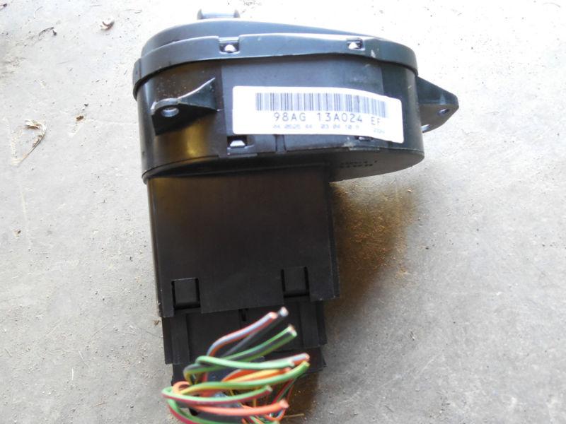 Buy 2003 FORD FOCUS IN DASH HEADLIGHT SWITCH in Maryville, Tennessee ...