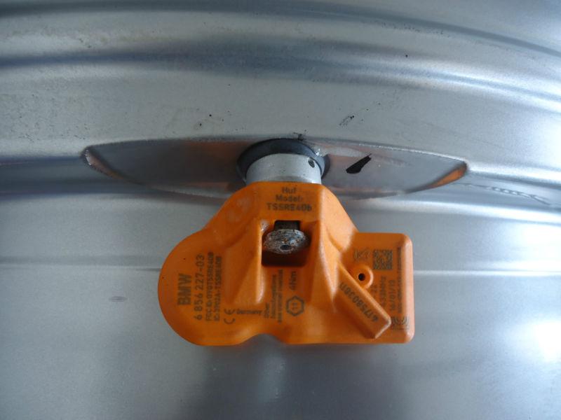 Purchase Perfect OEM Factory BMW 18 x 8.5 inch HyperSilver LA V-Spoke ...