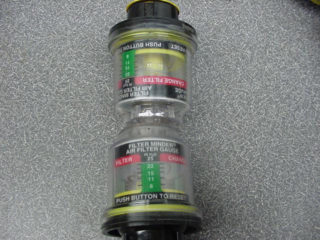 Buy Filter Minder Air Indicator Monitor Truck Threaded 1/8"NPT Mount in ...