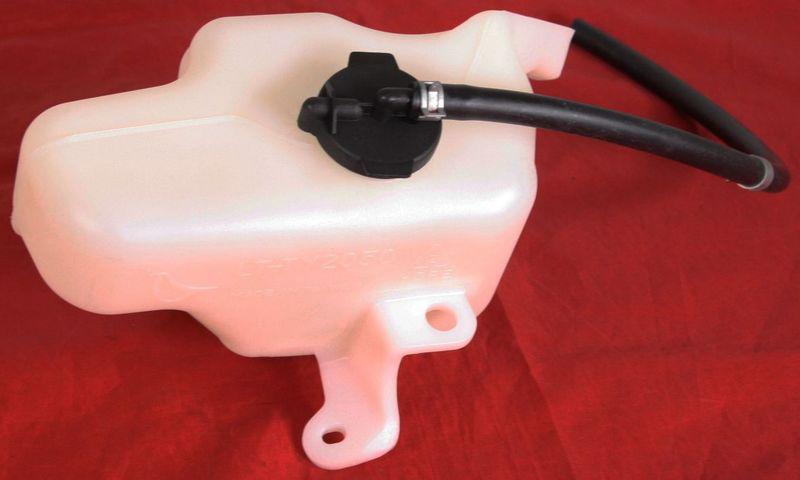 Sell Coolant Reservoir Radiator Water Overflow Tank Bottle Assembly in ...