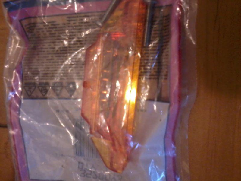 Sell 4 New Trucklite LED Clearance Lights 35200Y in Chicago, Illinois ...