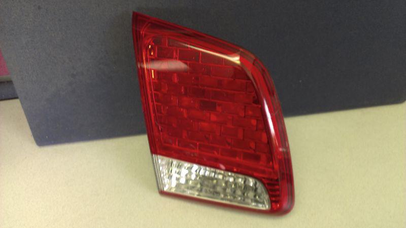 Sell Kia Sorento Lid Mount Non-LED Taillight OEM 11 12 13 in Redford ...