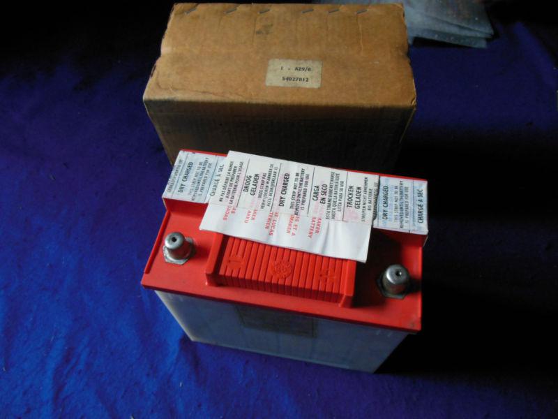 Buy NOS Lucas Pacemaker Battery AZ9/8 1967-1970 Healey Sprite MG Midget ...